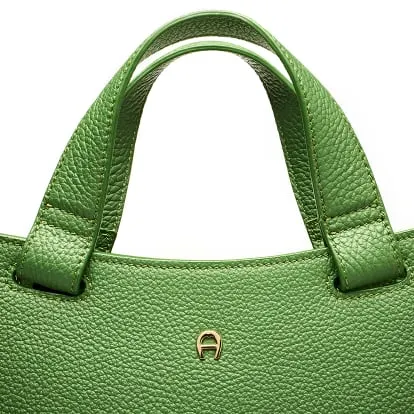Luxury leather goods, fashion and accessories - Aigner