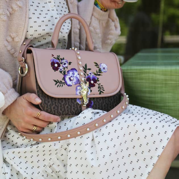 Luxury leather goods, fashion and accessories - AIGNER