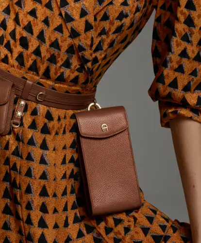 Luxury leather goods, fashion and accessories - AIGNER